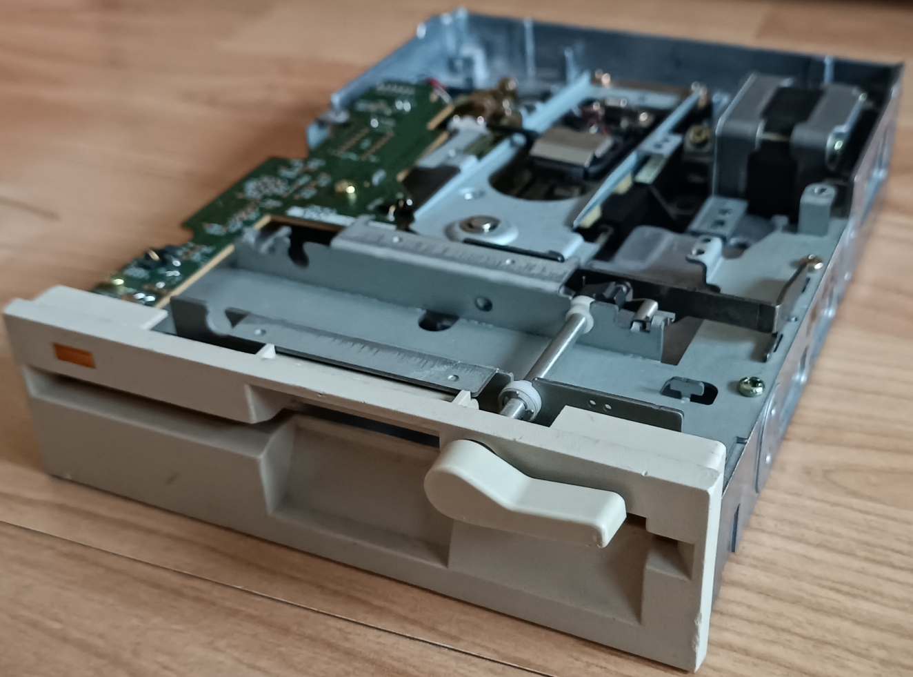 Teac 5.25 floppy drive 1.2M – Retro IT